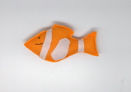 One Catnip & Silvervine Clownfish Cat Toy – whiskstowhiskers